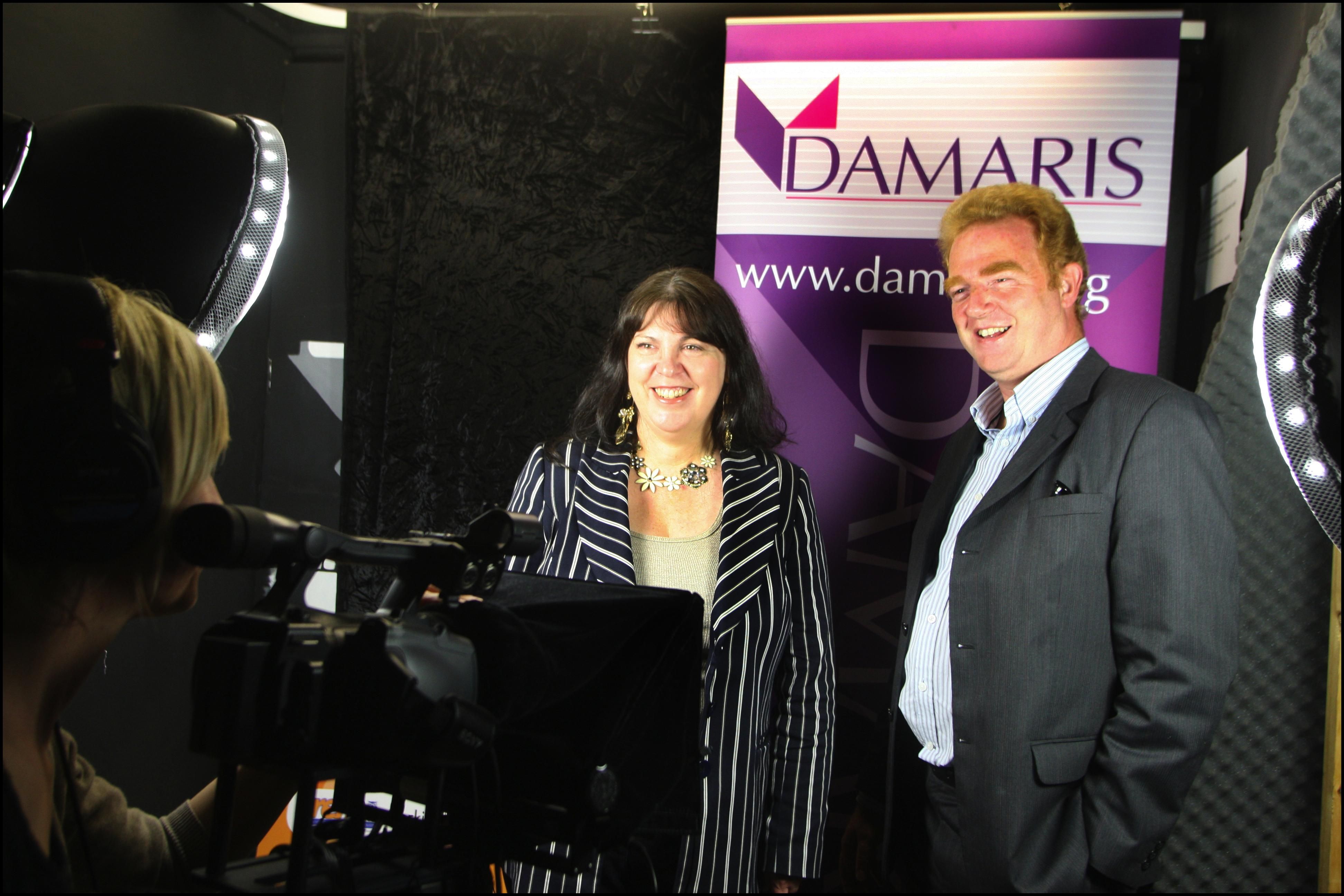 Suosittu englantilainen televisiokasvo Suomeen - Seurakuntalainen