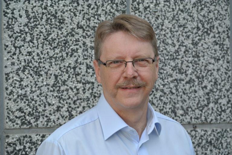 Richard Brewis tuo Pipliaseuraan kokemusta - Seurakuntalainen