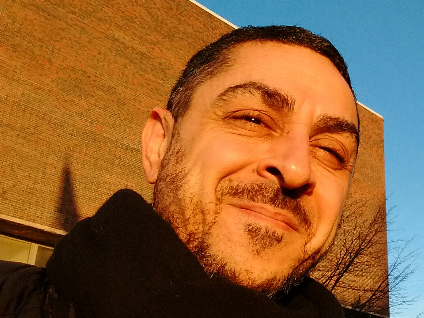 Toimittaja Arman Alizad: Kaikki ovat lähimmäisiäni - Seurakuntalainen