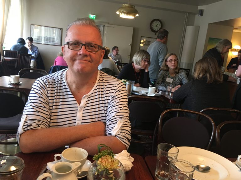 Markku Koivisto kysyy vaikeita Pyhän Sydämen kappelilla - Seurakuntalainen