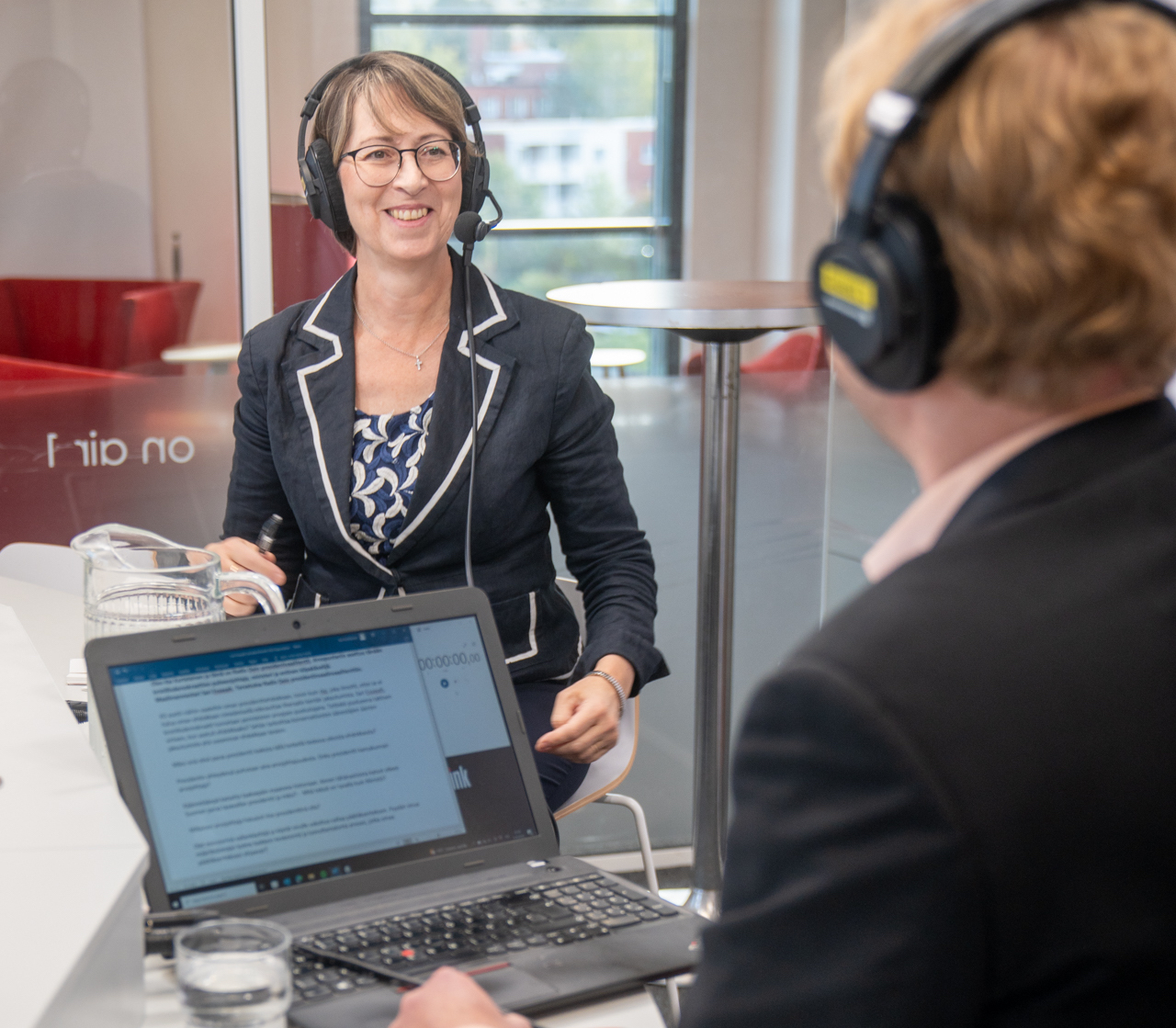 Sari Essayah arvotentissä: Osallisuuden kokemuksella on valtavan suuri ...