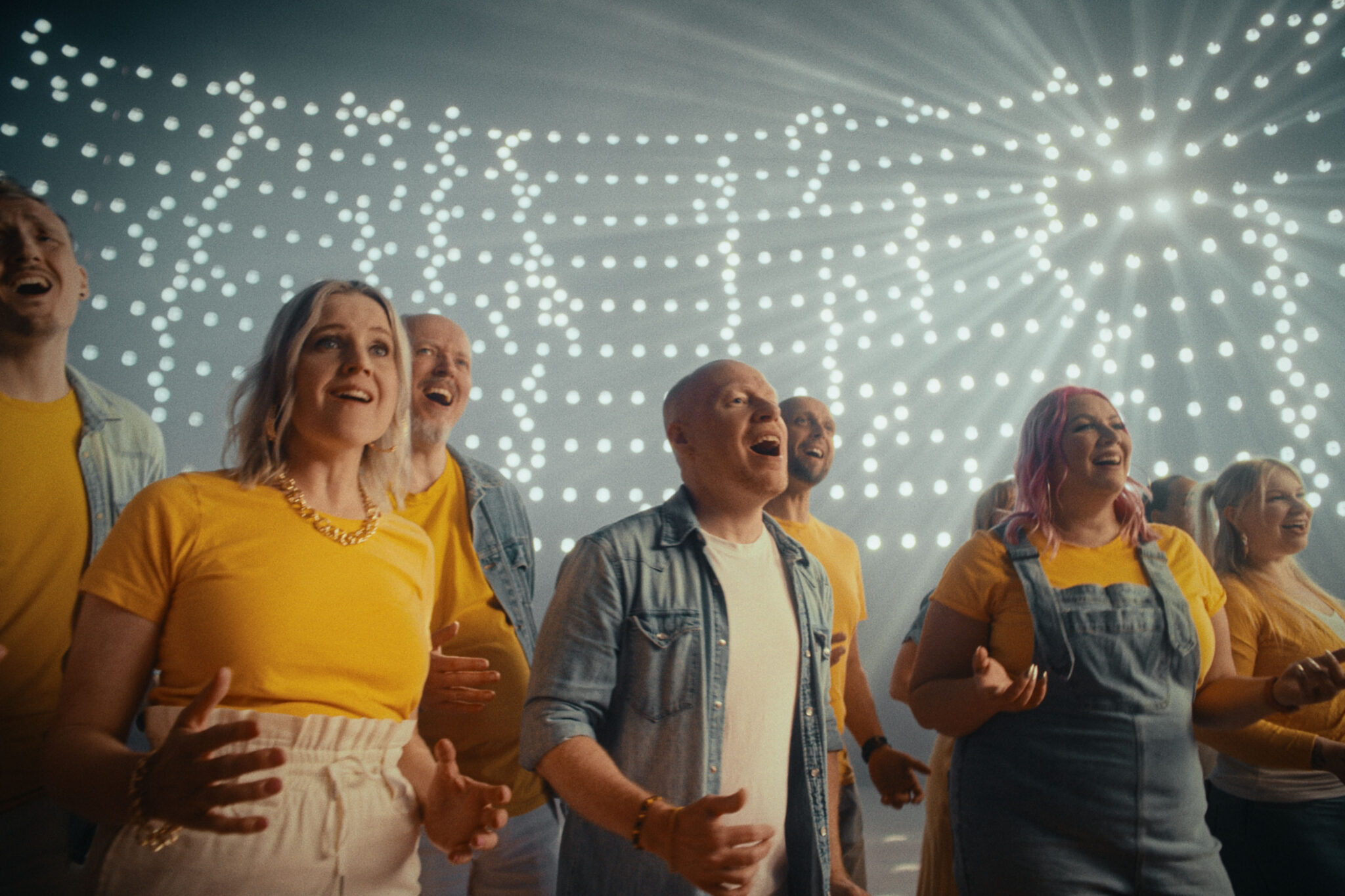 Ida Elina, Jukka Leppilampi ja Jippu tulkitsevat nyt Mikko Kuustosta ...