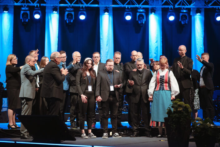 Vapaakirkon kesäjuhlien monipuolisuus kerää kiitosta - haasteena pitkät ...