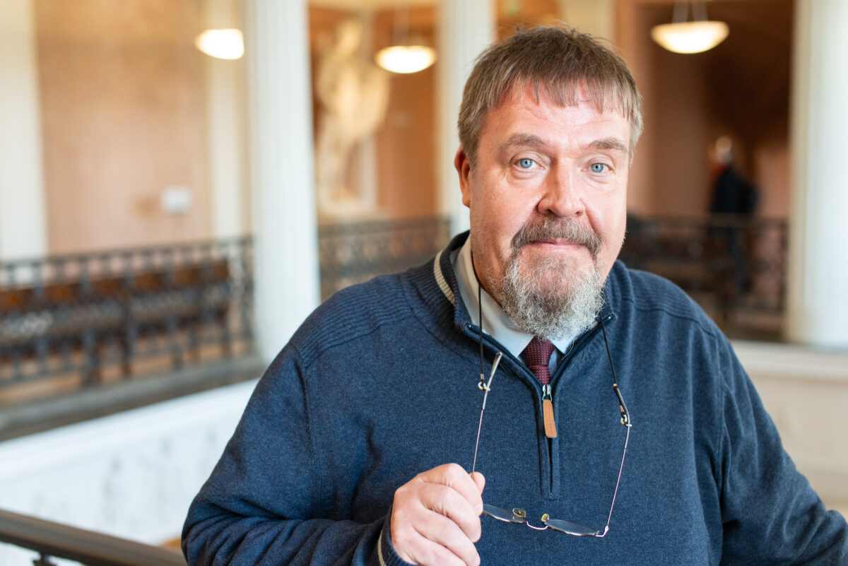Vuoden dosentti 2025 on teologi Esko M. Laine - Seurakuntalainen